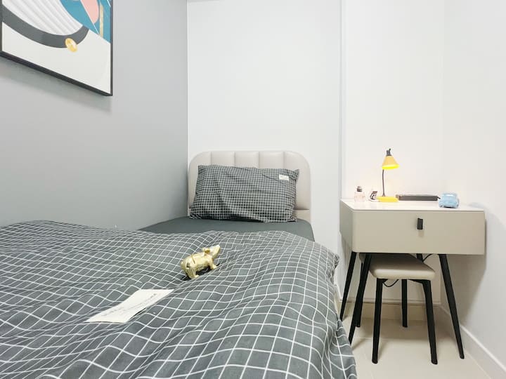 Co-living Comfy Single Room@5 Man Cheong Street - Tsim Sha Tsui