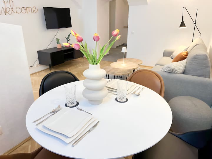 Cozy And Stylish Flat Close To Schönbrunn Palace - Wien