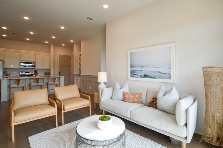 Upscale Condo Close To Campus - Starkville, MS