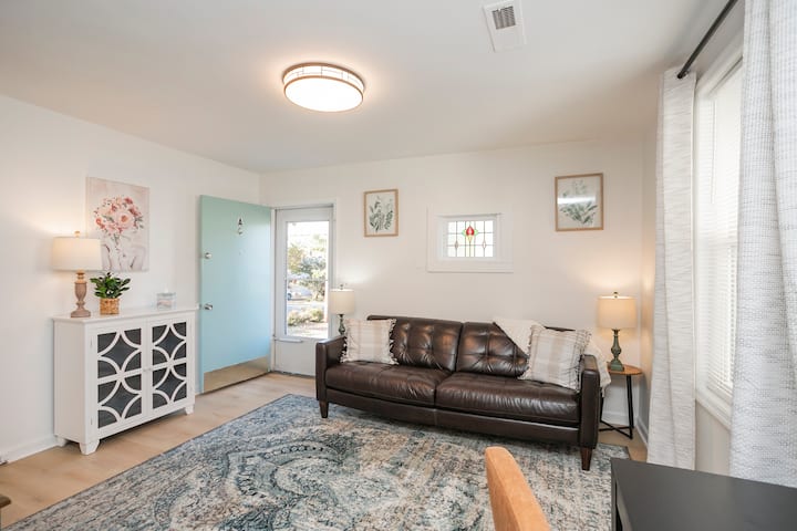 Quiet & Convenient 2 Bedroom! - Nashville, TN