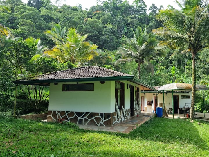 Nature’s Haven: Private Estate With Pool - La Vega