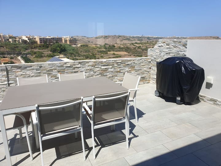 Breathtaking Panoramic Penthouse - Malta