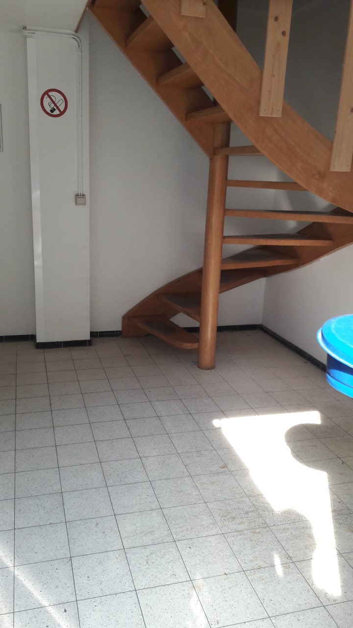 Studio Pratique Bien Situé En Ville - Huy