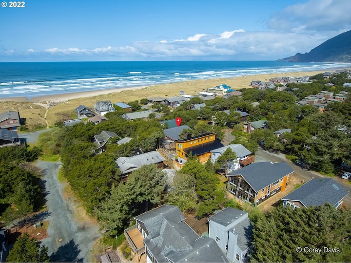 Quiet Beach Getaway, Family & Dog-friendly - Manzanita, OR