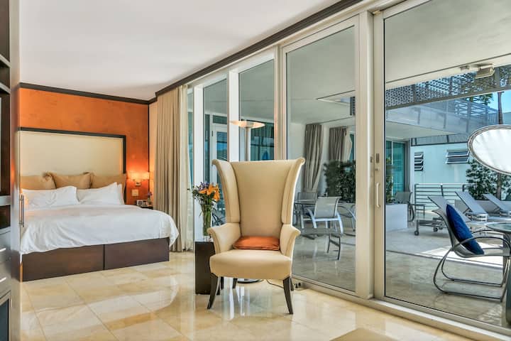 Spectacular Pool Side Suite - Miami Beach, FL