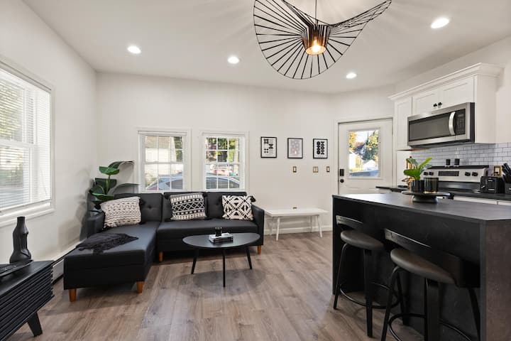 Entire Quaint Home Near Boston & Salem W/priv.yard - Lynn, MA