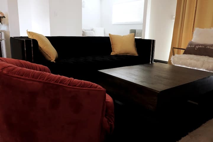 Modern 2br2bth Guest Favourite Convenient Location - Vancouver