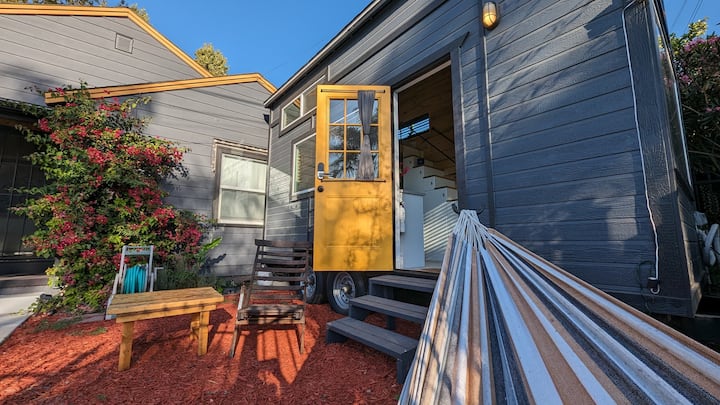 New Tiny Home 5 Min Oak Airport/10 Min Drive Bart - Oakland, CA