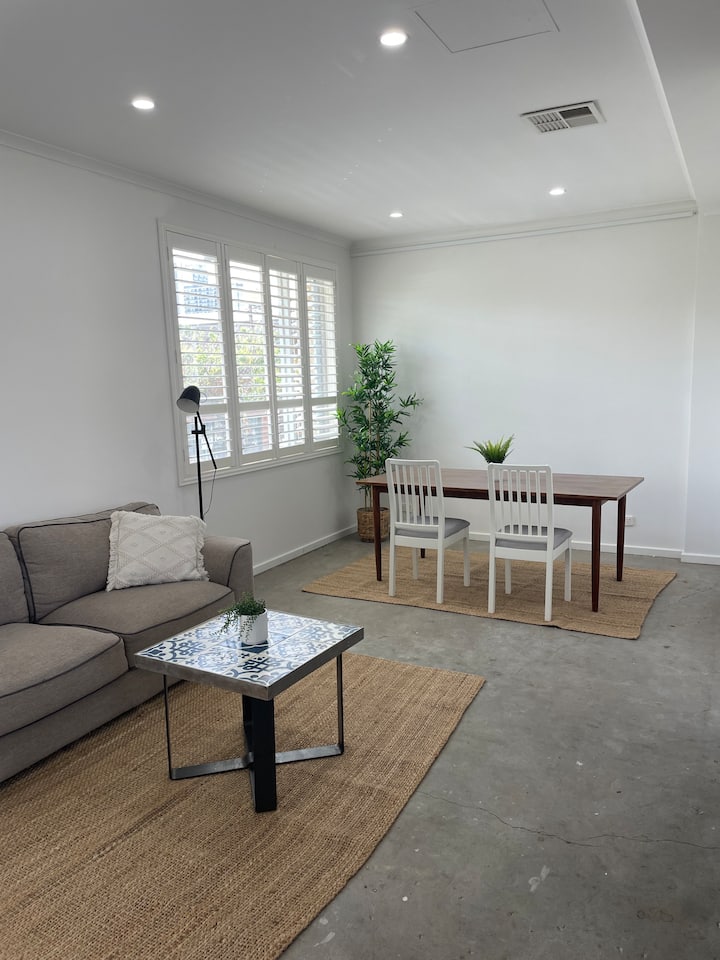 Gilbert Social's Studio - Adelaide Entertainment Centre