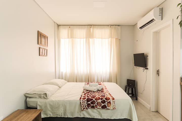 Rr Perto Hospital Clínicas C/ Ar Frente A Redenção - Porto Alegre