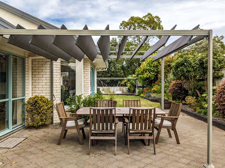 Coastal Family Home - Papamoa