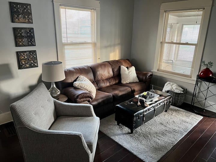 Family & Fur Baby Friendly! - Davenport, IA