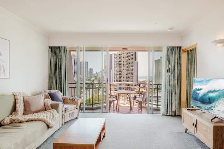 Lagoon Splash • Perfect Family Surfers Apartment - Gold Coast