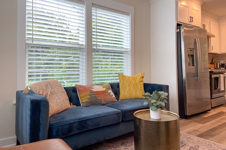 Modern Park Circle Cottage - Charleston, SC