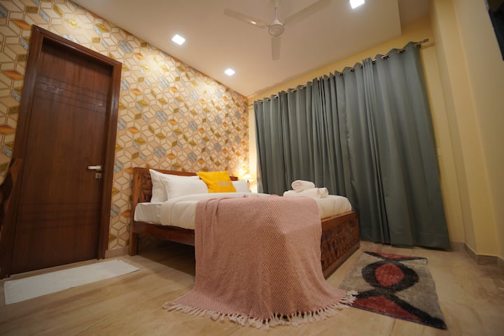 Dlf 3bhk Luxurious Apartment In Gurgaon Phase-5 - Gurugram