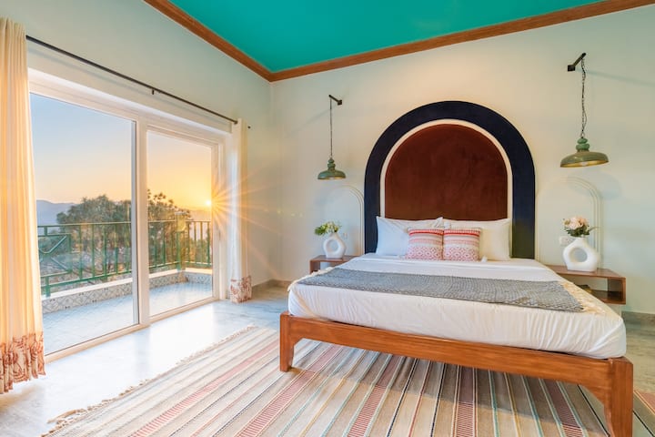 Seclude Kasauli-12 Bedroom Villa - Kasauli