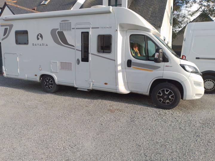 Camping Car éQuipé 4 Personnes - La Roche-Bernard