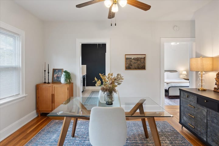 Pleasant Ridge 1 Br | Covered Parking | Balcony - Cincinnati