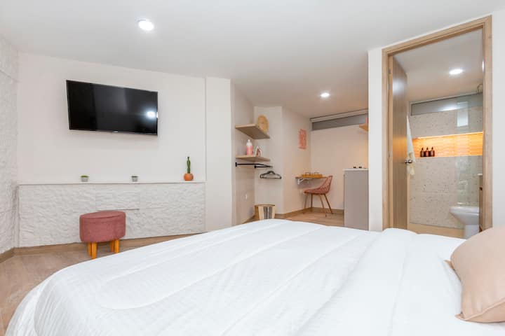 Cute Apt 4 -Laureles -Ac- Smart Lock- Onsite Staff - Medellín