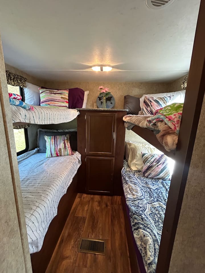Cozy 5 Bed Glamping Retreat - Lake Wales, FL