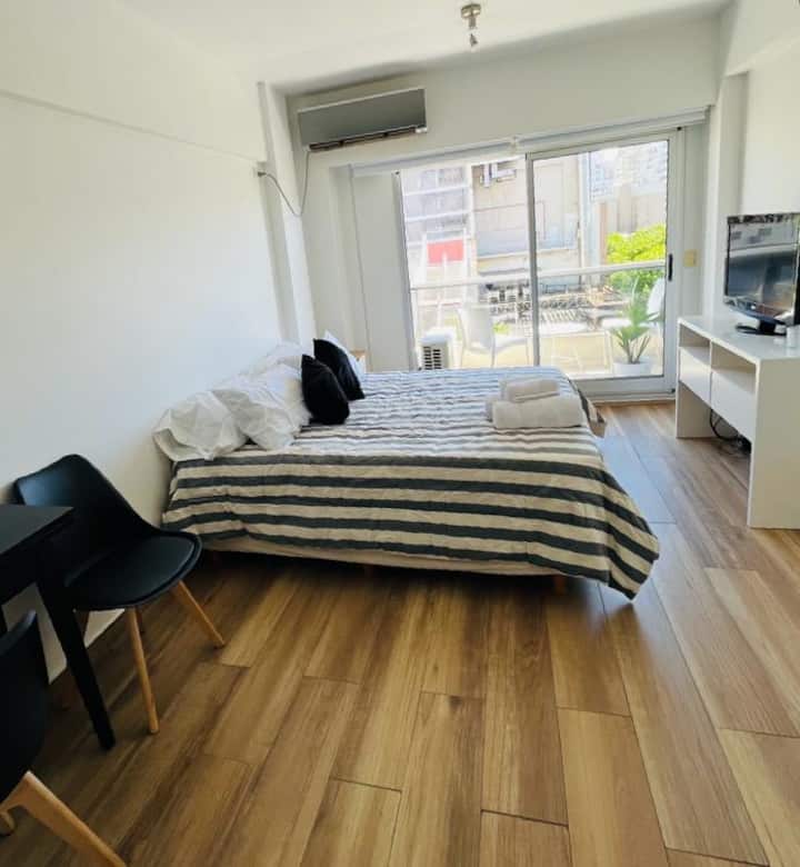 Luminoso Estudio En Belgrano - Argentina