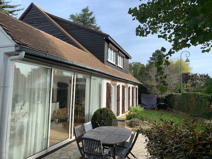 Maison Familiale Spacieuse - Poissy