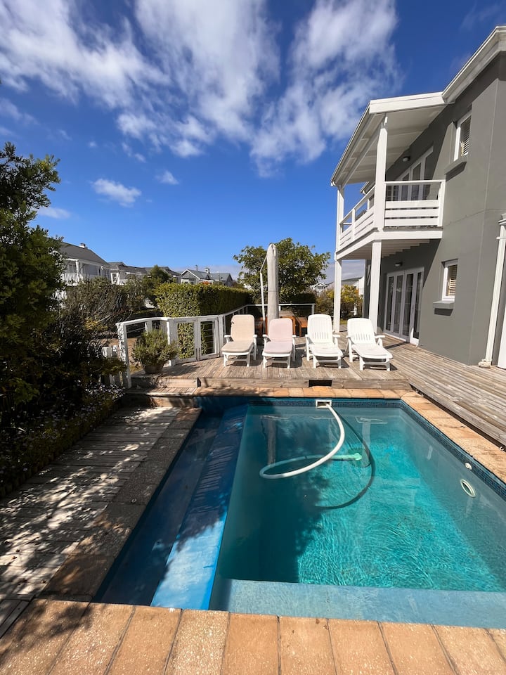 Thesen Island Waterfront Holiday - Knysna
