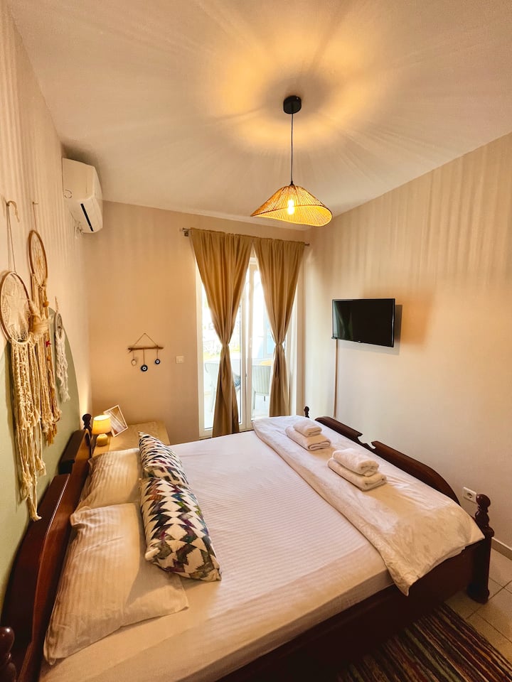 Wonderful, Cosy Room-1kng & 2twn Beds (2 Bedrooms) - Budva