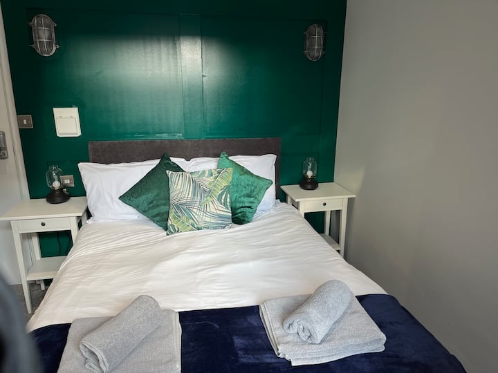 Suite Five - Southport