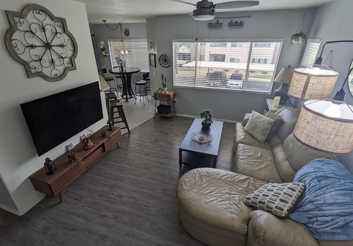 Cozy Condo Near Downtown Gilbert - Mesa, AZ