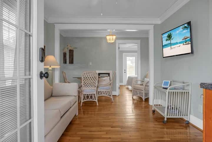 Bird Suite Sleeps 5 Beach Pool Boardwalk Pets - Carolina Beach