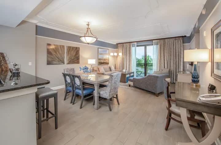 3bdm 3bth Private Villa Balcony Signature Collect. - Marco Island, FL