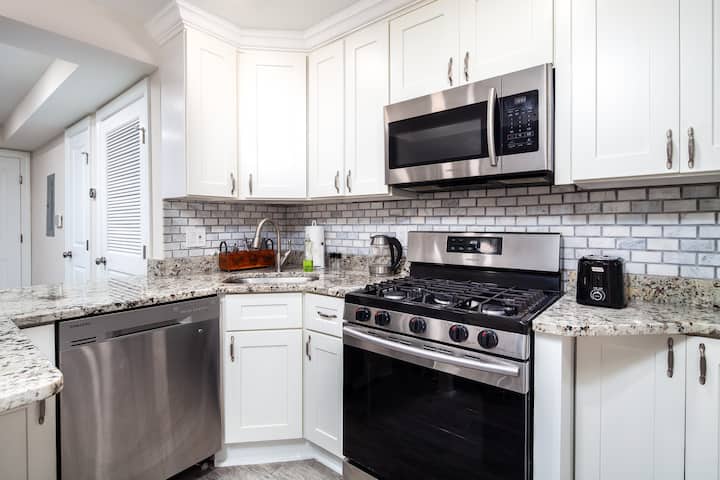 1 Month & Longer Stays - 2 Br 2 Bath Entire Apt - Bethesda, MD