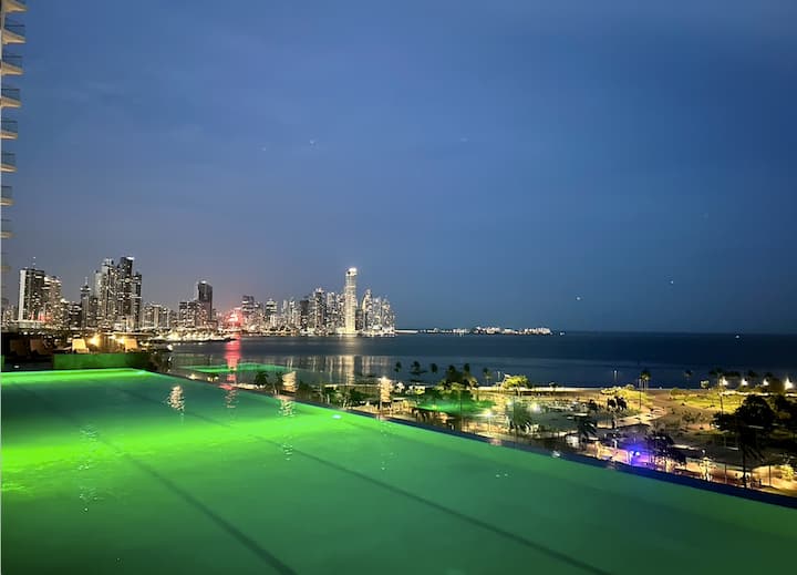 Cozy Bay Front Apt With Infinity Pool & Views - Panama