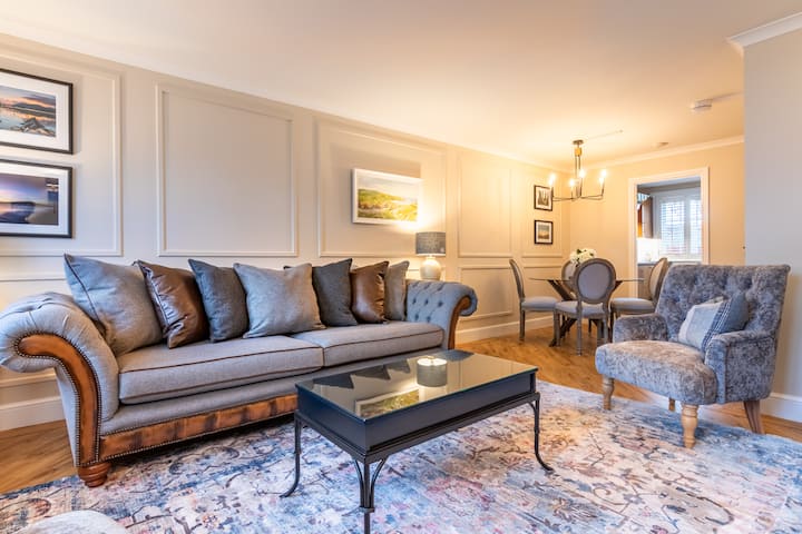 Apartment 91 • Beautiful City Home • Parking - 인버네스