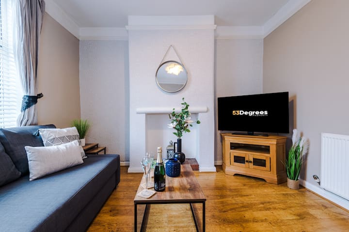 Stunning Home, Amazing Location, Great For Groups! - Chester