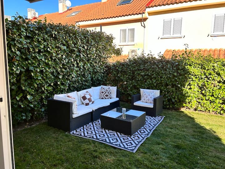 Corporate Chalet – 4br, Garden, Bbq, 10 Beds - 