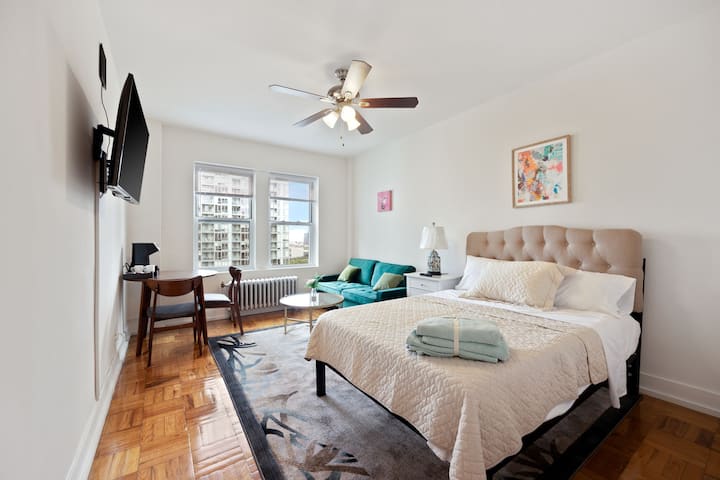 Charming Gold Coast Studio - New Eastside - Chicago