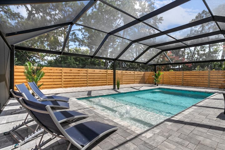 Tropical Paradise. New Saltwater Pool! - Sarasota, FL