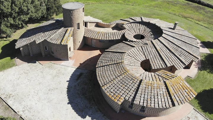 L'ammonite, Intero Alloggio - Italia
