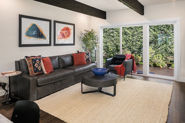 "Downtown Kirkland Oasis: Your Perfect Retreat!" - Kirkland, WA