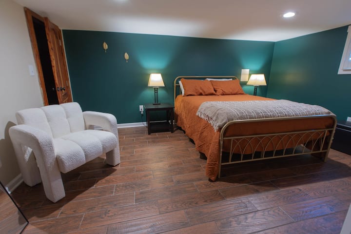 Basement Bungalow -
10 Min To Downtown Broadway - ANU, Nashville