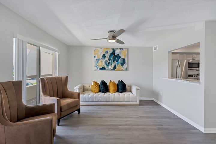 "Chic Luxury Condo” - Lakewood Ranch, FL