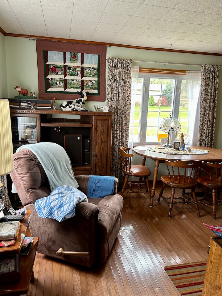 West Hill Retreat Llc - Eden, NY