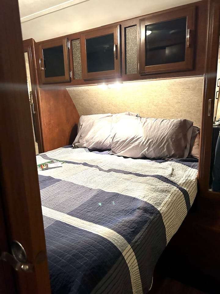 Cozy 5 Bed Glamping Retreat *Peachessa Experience* - Key Largo, FL