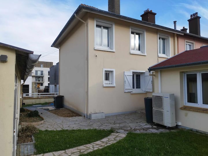 Charmante Maison Familiale Avec Extérieur - Octeville-sur-Mer