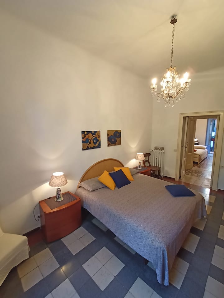 Spacious And Cozy Apartment Into Isola District - Milan