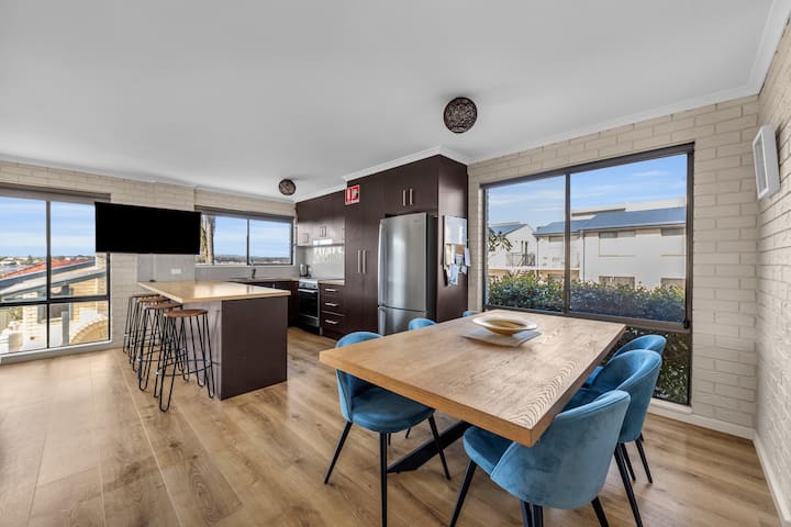 Capri Apartments - 3 Bedroom - Merimbula