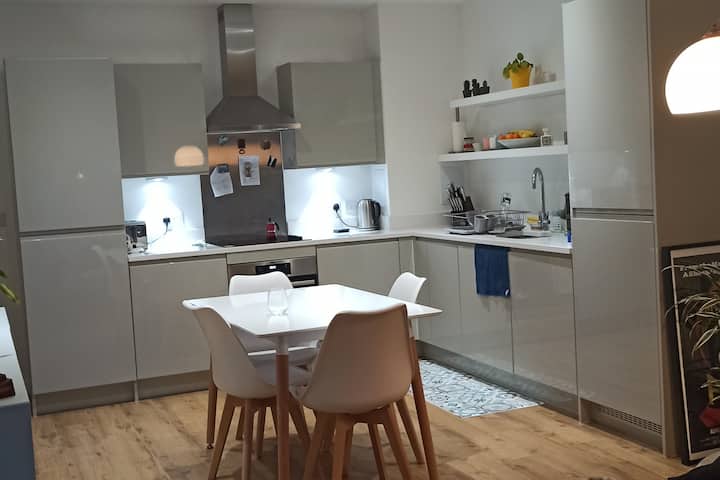 Beautiful And Modern Flat Near The Tube - Londres