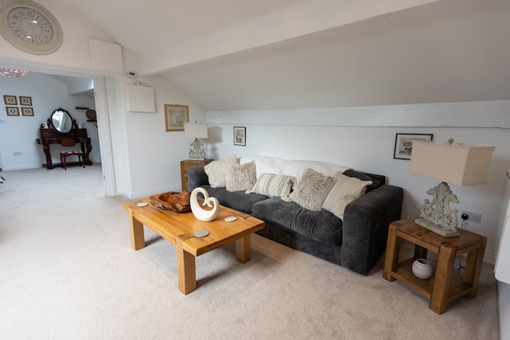*5 An Absolute Gem! Amazing Attik Apartment - Skipton